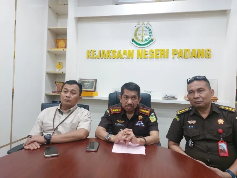 Kejari Padang Tetapkan Tiga Tersangka Kasus Dugaan Kredit Fiktif, BSN ...